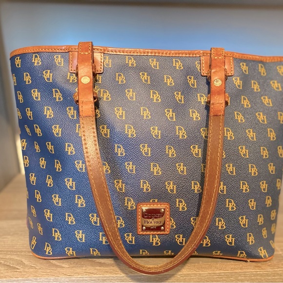 Dooney And Bourke Tote Bags